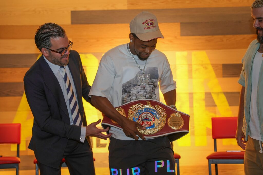 WBO Awards Lightweight Champion Keyshawn Davis The World Title He Won ...